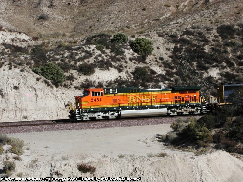 BNSF 5451